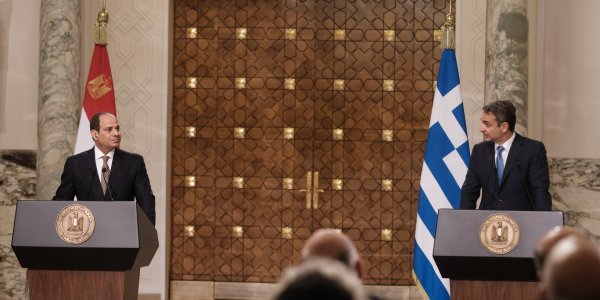 Oι κοινές δηλώσεις Μητσοτάκη – Αλ Σίσι στο Κάιρο (video) | Ελληνική ...